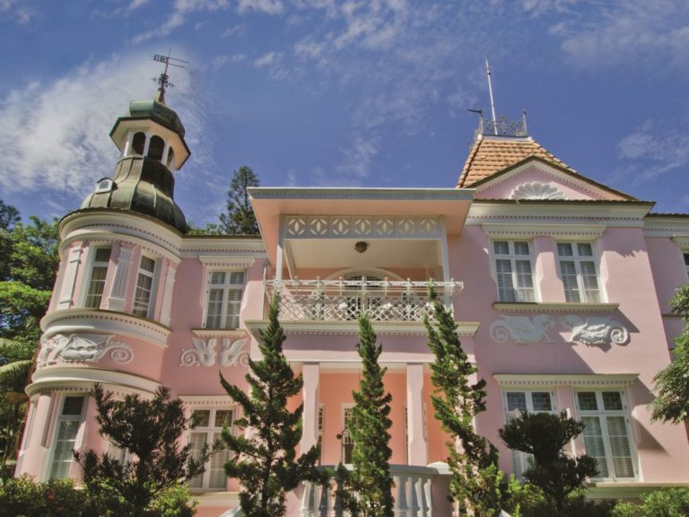 Residência na Rua Hermann Hering, 151 | Blumenau, aqui a vida acontece!